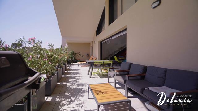 Appartement en duplex avec 4 chambres vaste terrasse résidence avec piscine à Saint Raphaël 2k 1440p