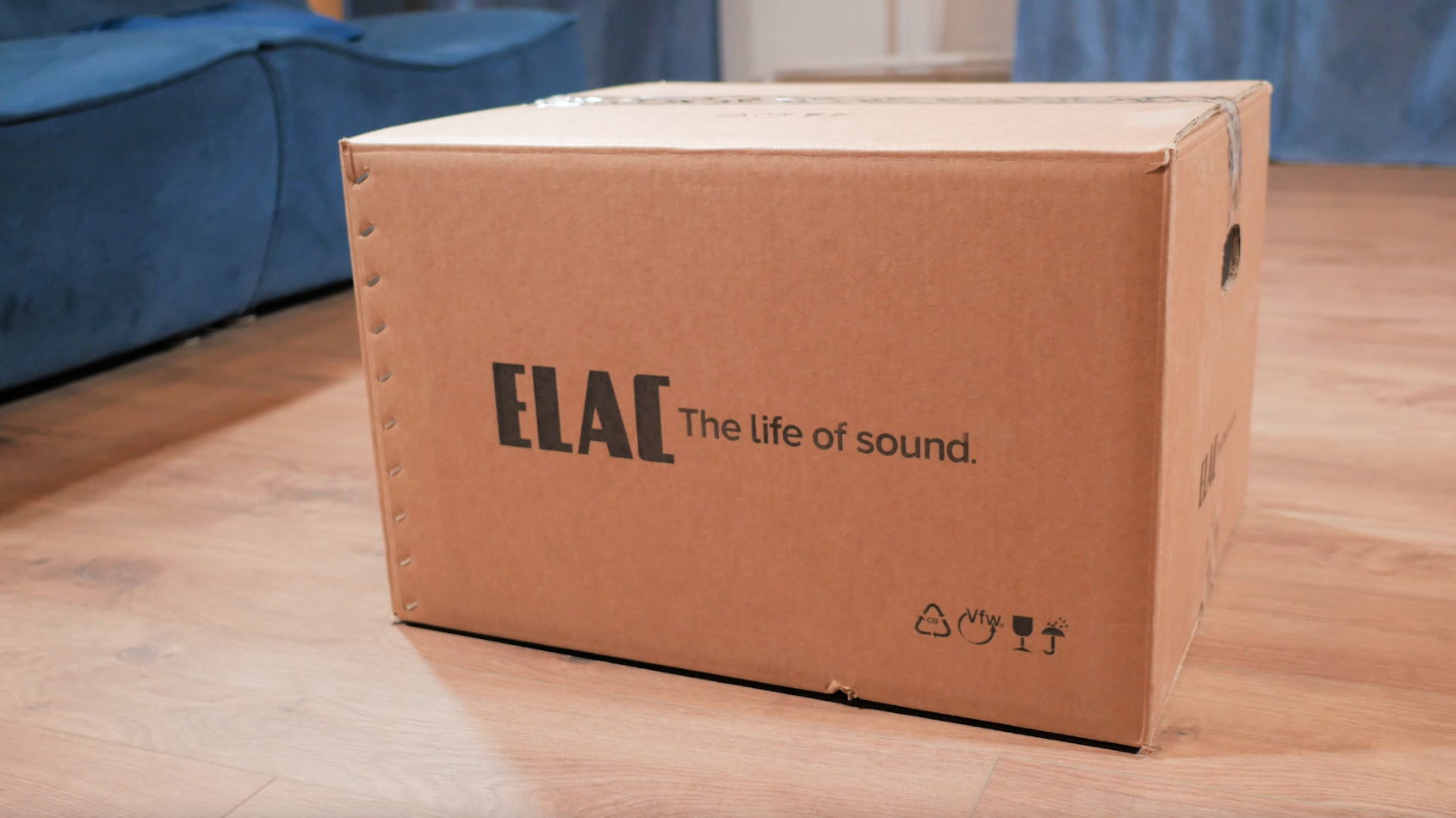 Распаковка полочной акустики ELAC Concentro S 503