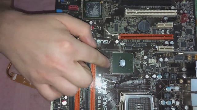 Замена термопасты на мостах 775 сокета.