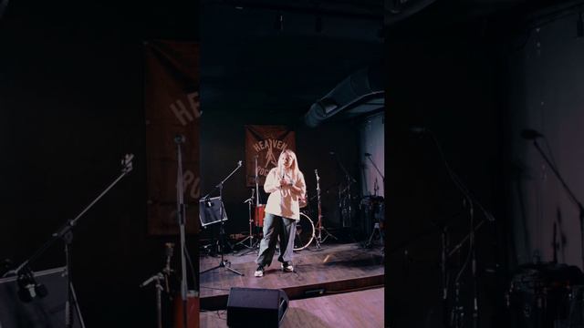 Традиционный воскресный вечер веселья! 🎭