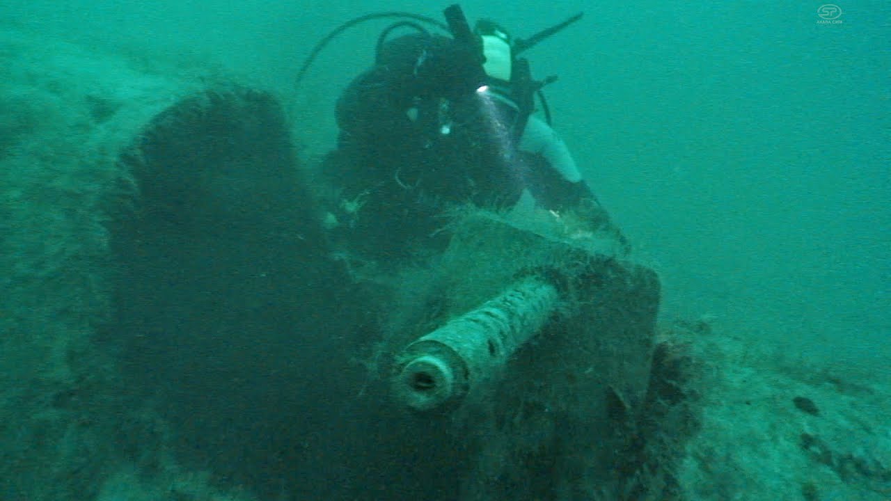 Американский бомбардировщик на дне моря. Погружение на затонувший самолет