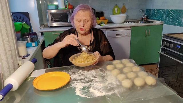 Пирожки с капустой салат из пекинской капусты