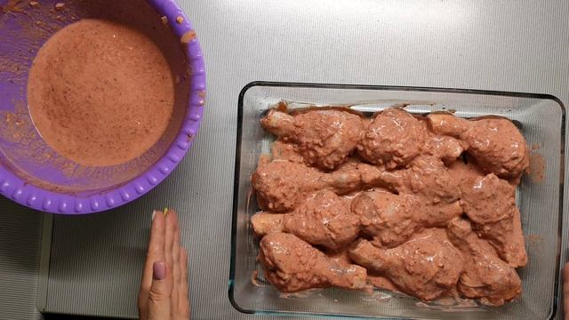 ЗАМАРИНУЙТЕ КУРОЧКУ В КЕФИРЕ.