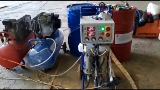 ппу оборудование ДУГА®:  утепление ангаров пенополиуретаном