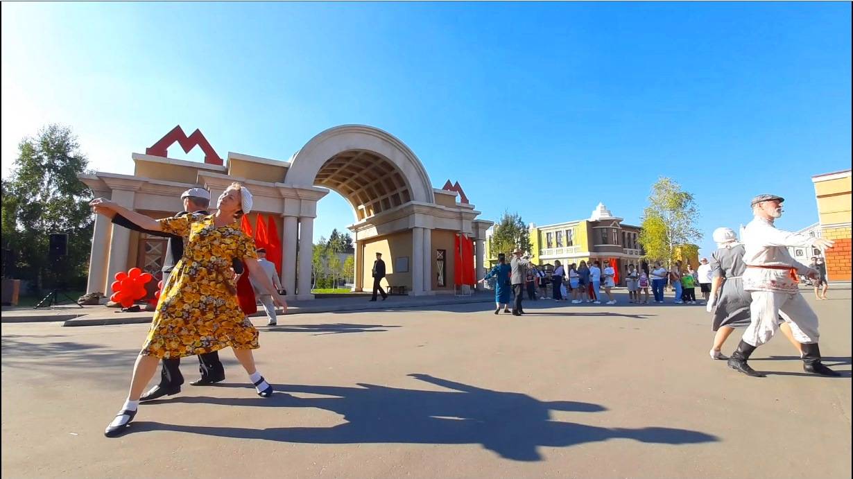 Прогулка по Кинопарку МОСКИНО... (8 из 9)