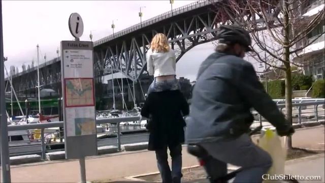 City Shoulder ride 1 Прогулка по городу на плечах 1