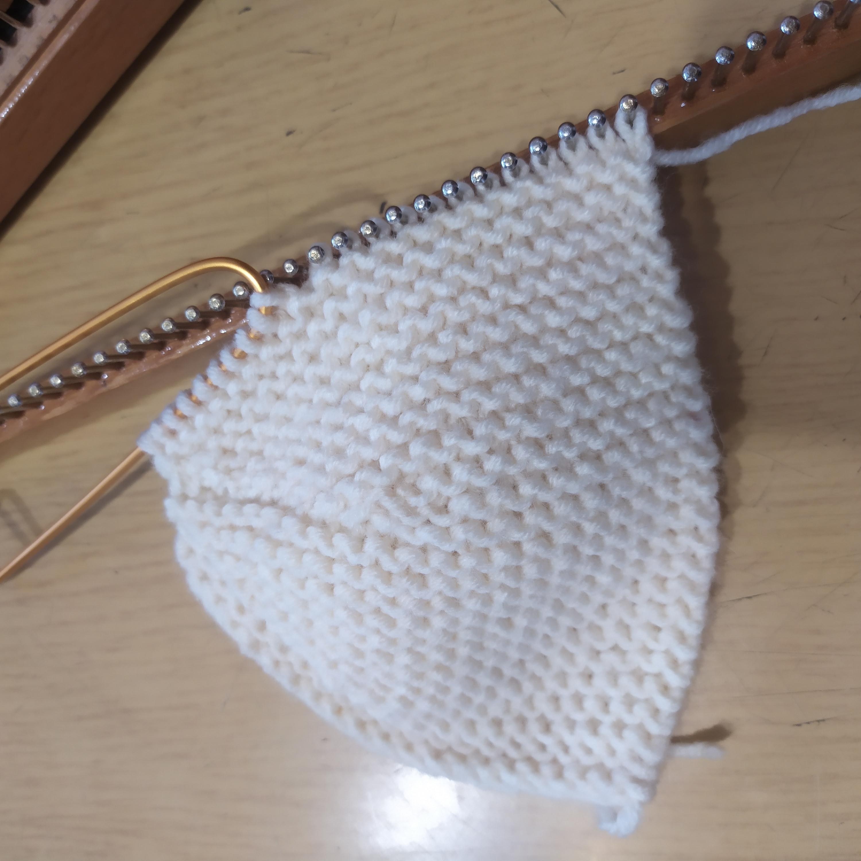 ШАПКА БИНИ НА БУКОВИНКЕ.