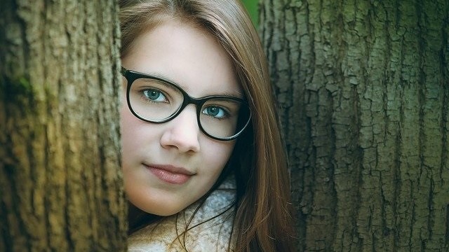 Как ухаживать за очками с антибликовыми линзами