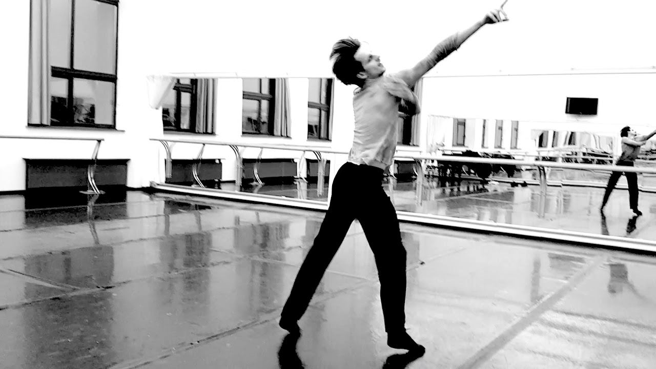 черно-белое движение