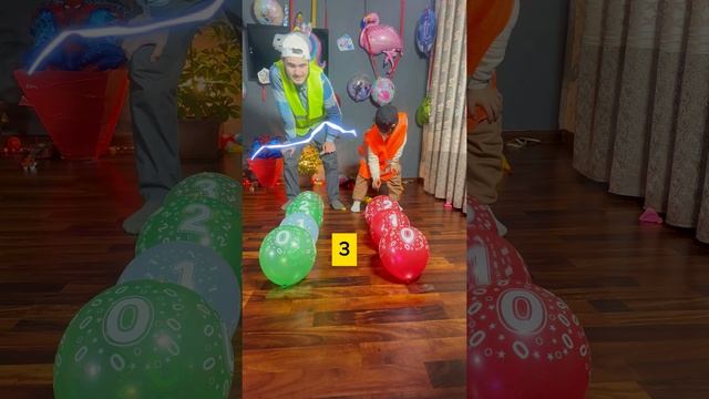 Лопаем воздушные шары #шар #дети #видеодлядетей