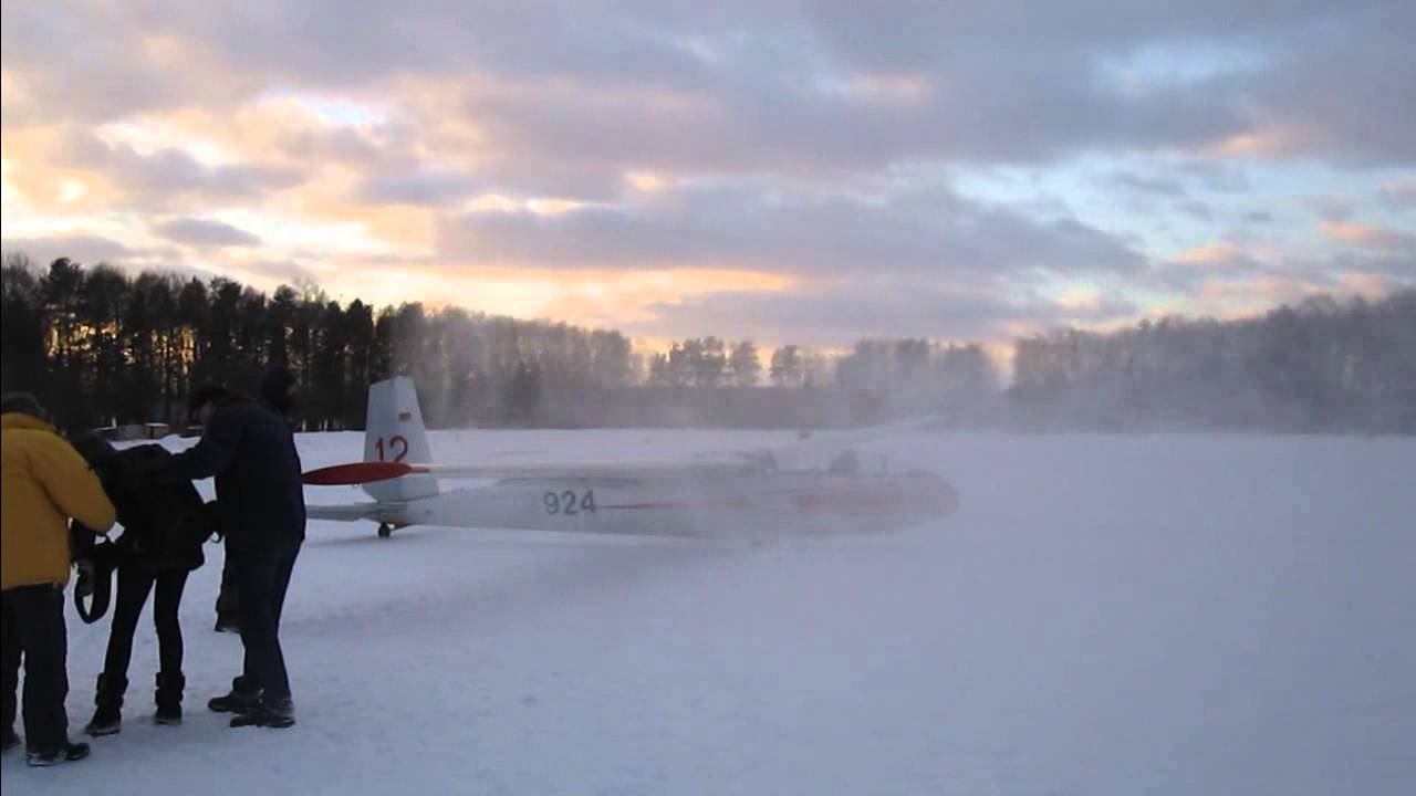 Запуск планера зимой в Шевлино на закате