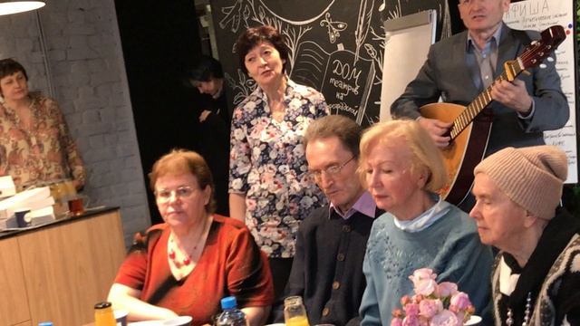 День Паркинсона в Петербурге.2022: дуэт Елены и Владимира Шадрина ("Лыжи у печки стоят")