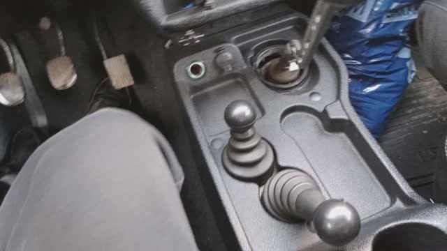 Нива налаживает интерьер и тишину