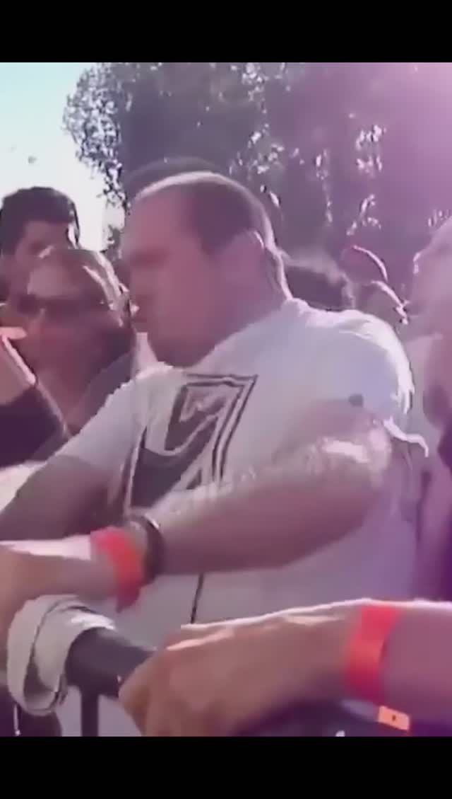 Как мужик головой танцевал...