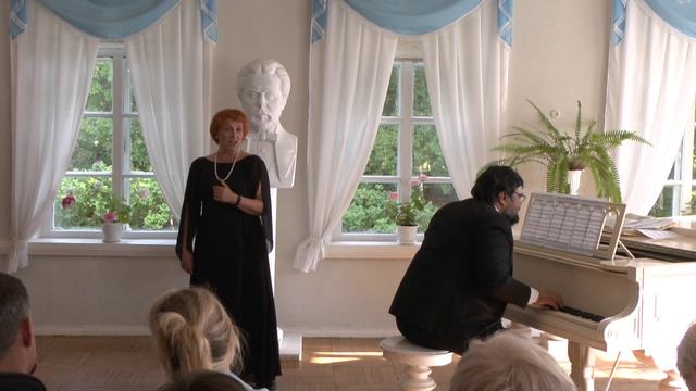 1 М. Мусоргский, А. Кольцов. По-над Доном сад цветет. Евгения Малеева, Дмитрий Степанович