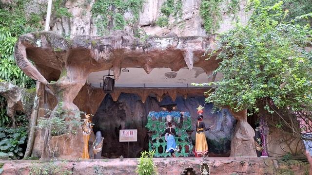 Танцы в пещерах Бату, Куала-Лумпур