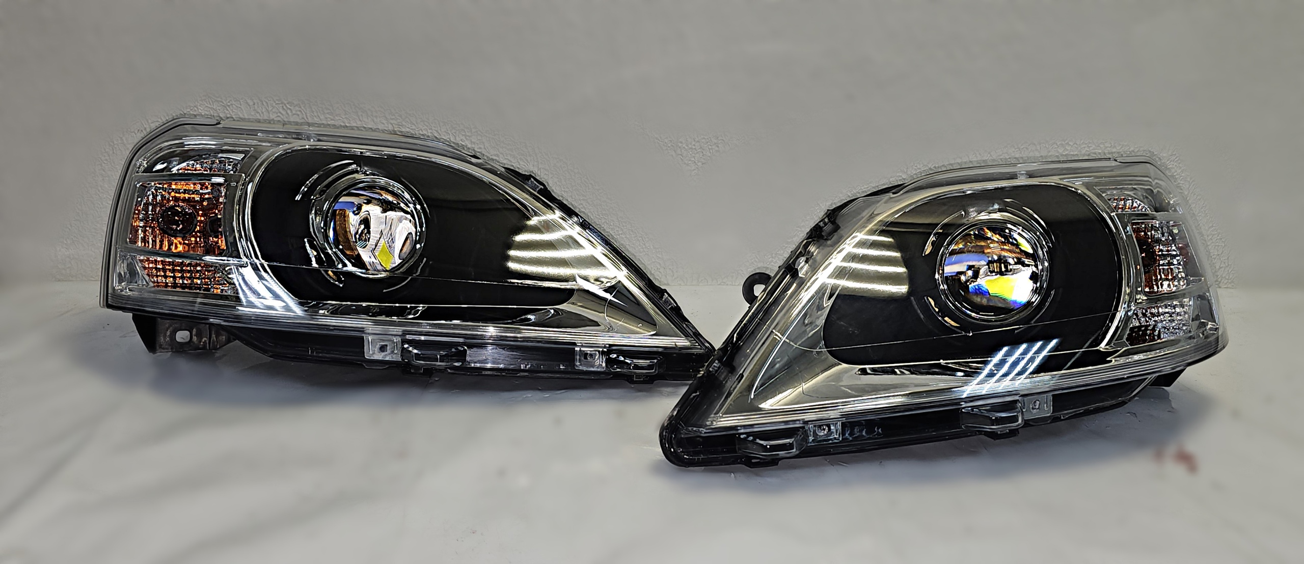 Lada Largus тюнинг комплект фар светодиодный