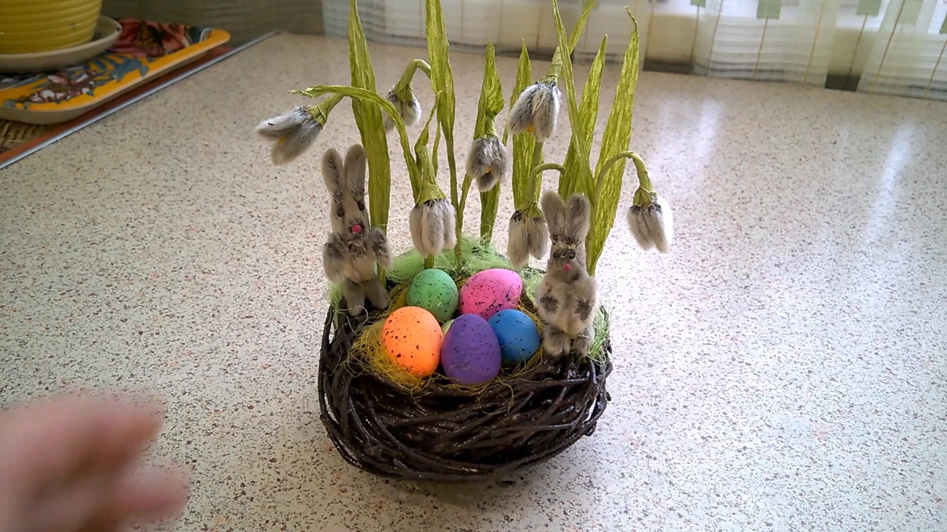 На Пасху украшение.