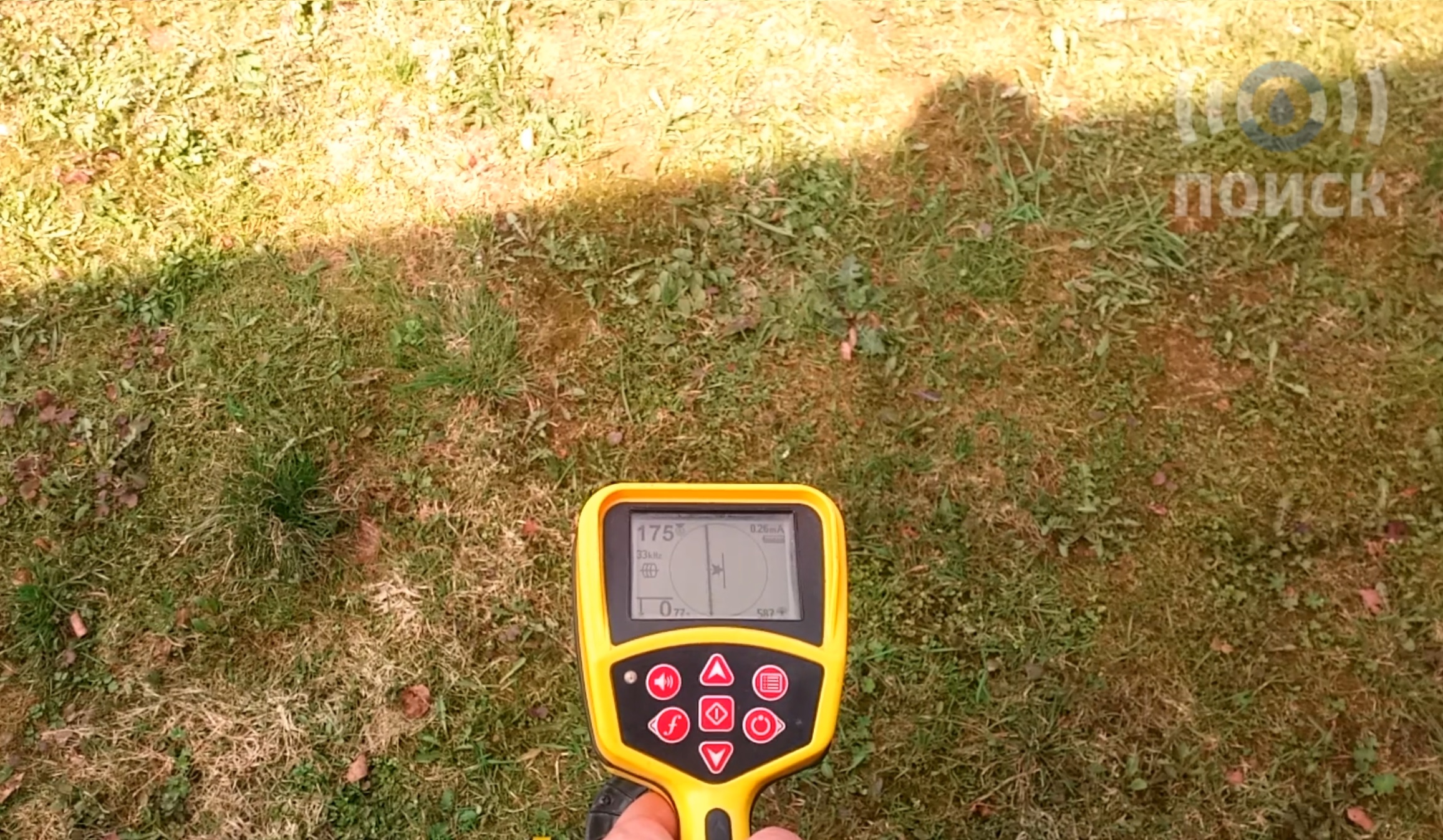 Поиск кабеля в земле трассоискателем