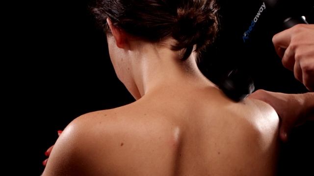 Массаж шейно-воротниковой зоны. Перкуссионный аппарат AchedAway Classic.