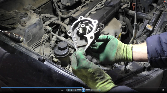 Замена помпы двигателя на Hyundai Elantra 1,6 Хендай Элантра 2003 года