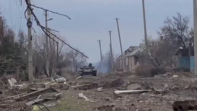 Поражение танка ВСУ  в районе Собачевки на южной окраине Артёмовска (Бахмута)