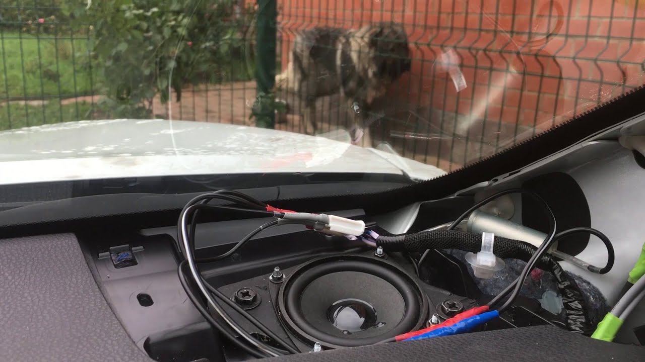 Выбор и замена динамиков в передней панели Тойота Камри.