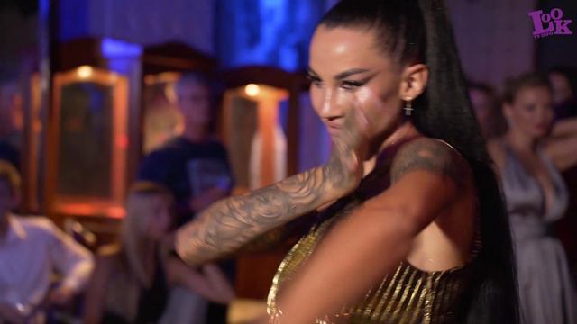 Презентация проекта "AVOUNIVERSE" и "КриптоМир ювелирных украшений".