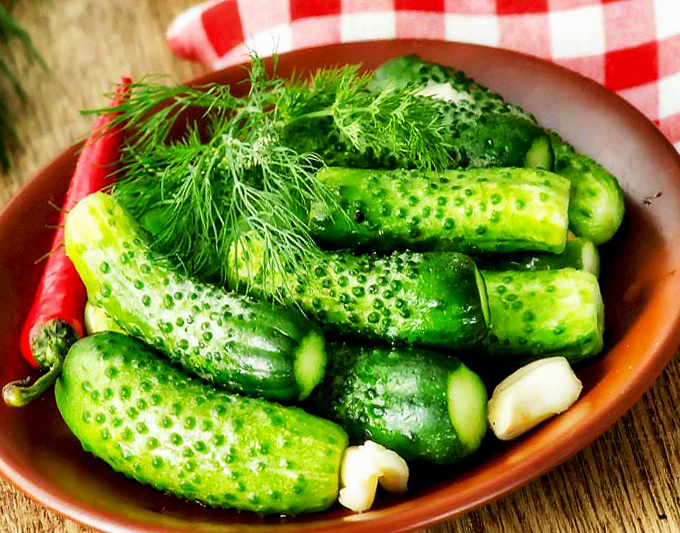 Так солю огурцы уже 25 лет. Хруст огурцов будет слышен в соседней комнате).