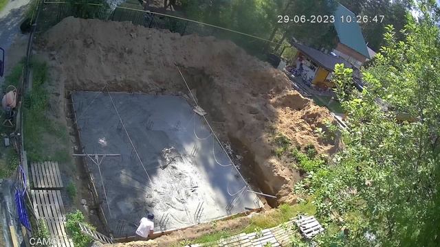 Заливка плиты фундамента