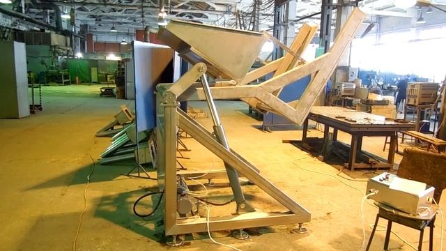 Подъемник-опрокидыватель для биг-боксов гидравлический