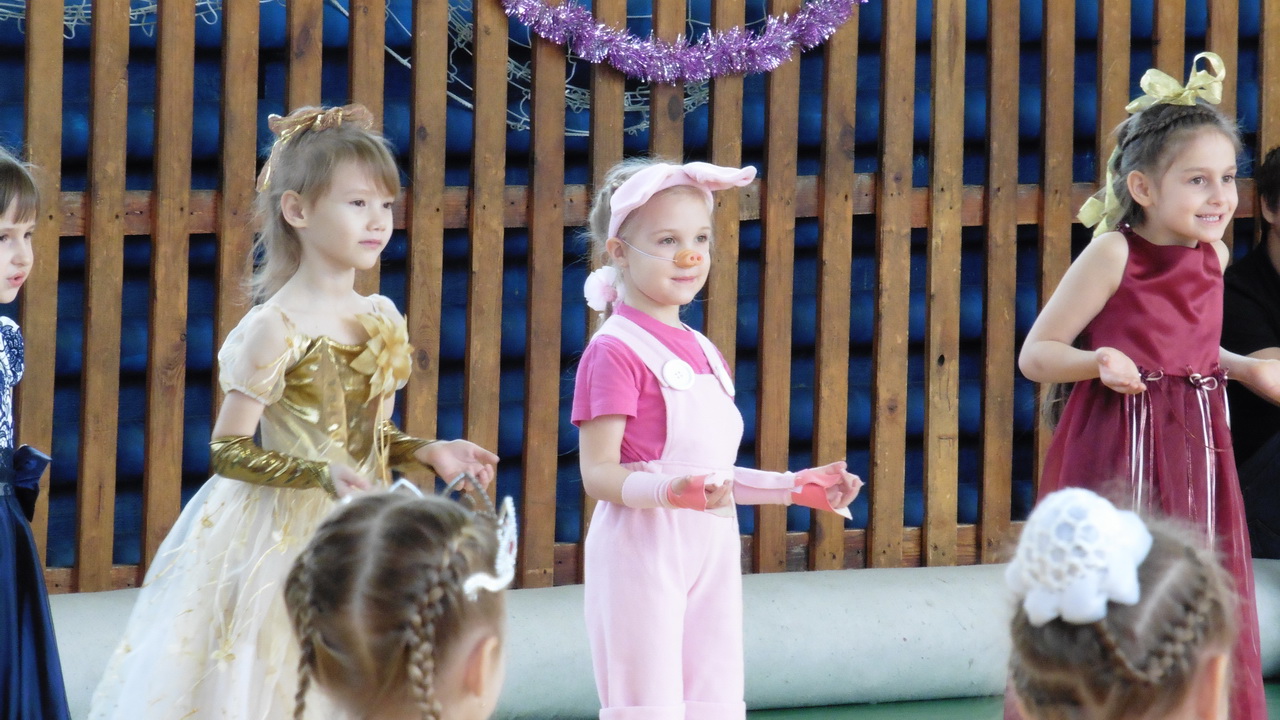 Новогодняя Елка. Худ. гимнастика. Часть 1. 26.12.15