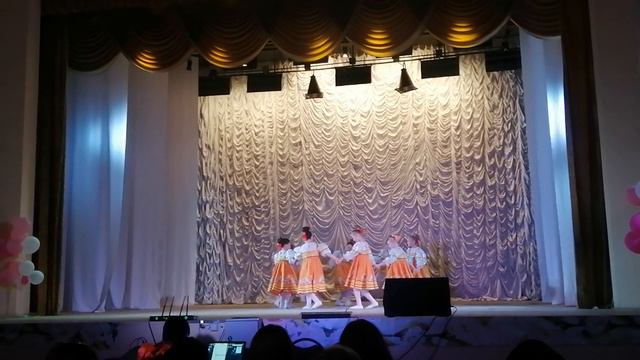 танец "Порушка-параня" от ансамбля Непоседы