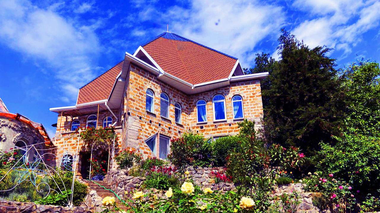 Сказку в Жизнь воплощает строитель...