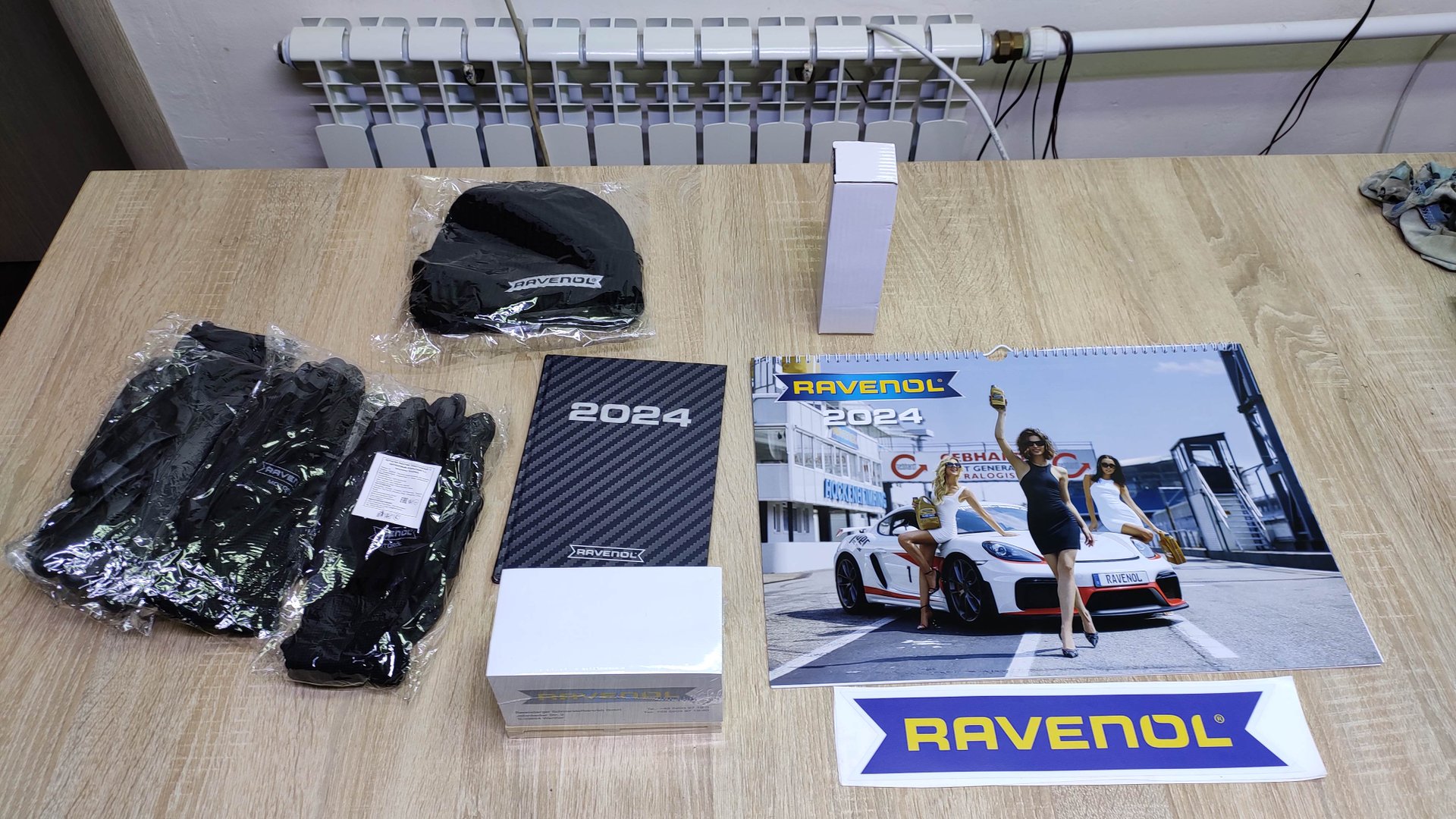 Распаковка подарков от деда Равенола.