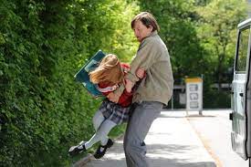 Маленькую девочку садист-м@ньяк похитил и держал 8 лет в подвале [пересказ фильма]