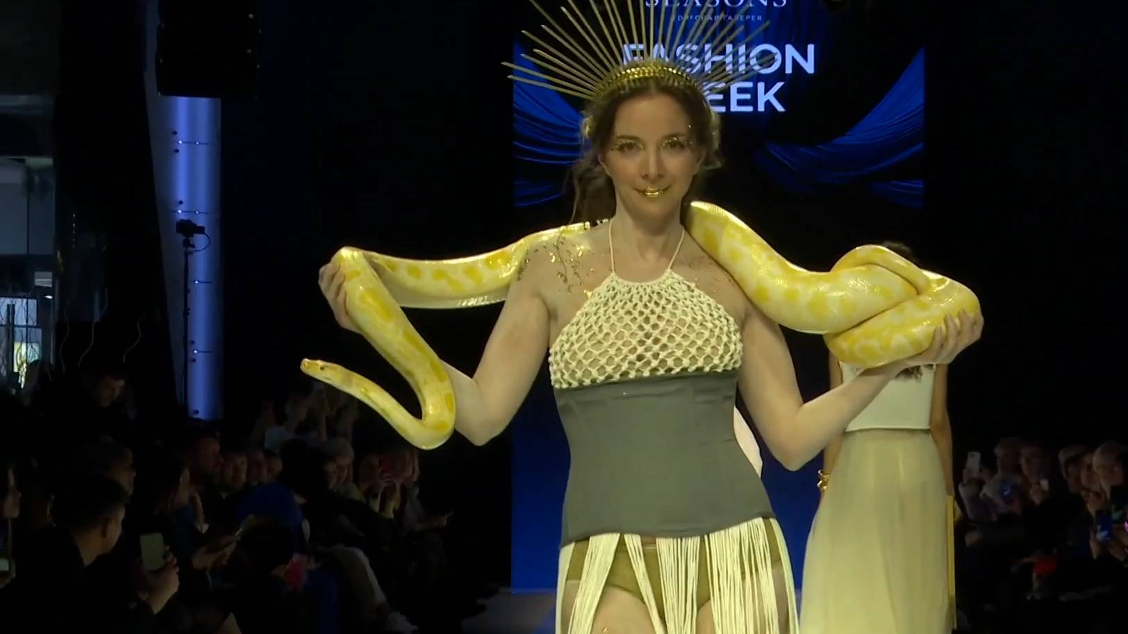 Студенческий показ "Вояж Горгоны" в рамках SEASONS FASHION WEEK