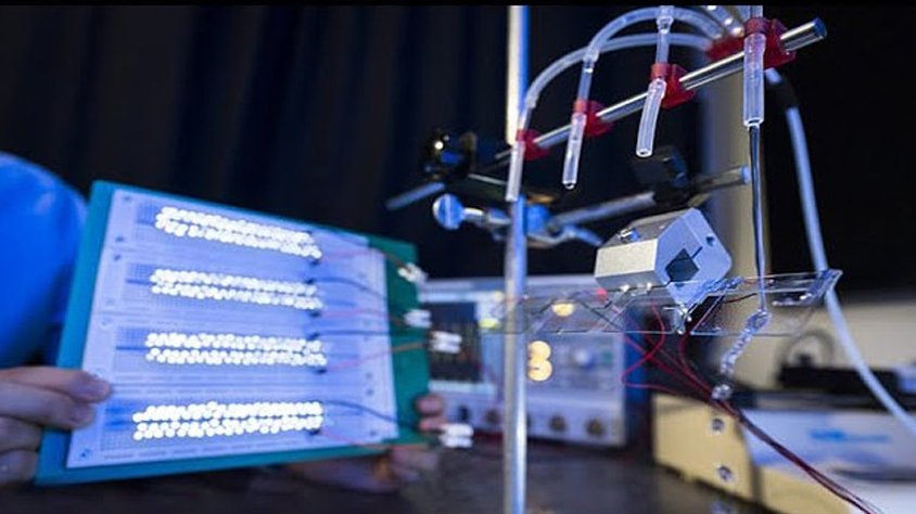 Генератор  может питать светодиоды  кинетической энергией от капель воды.