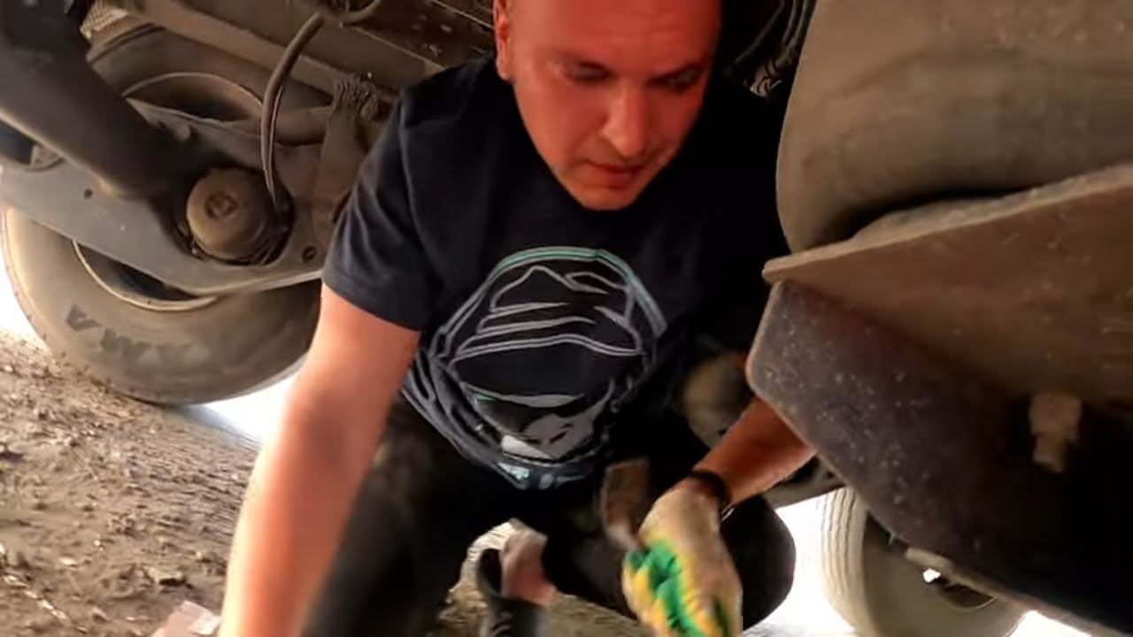 ПЕРВЫЙ РЕЙС БЕЗ ОПЫТА  СТАЖЁРА !  ДАЛЬНОБОЙЩИК БЕЗ ОПЫТА! ПЕРВАЯ ПОЛОМКА (ДЕНЬ 3)