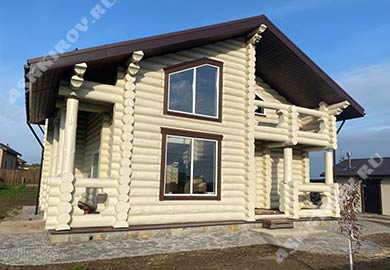 Рубленный дом из бревна по проекту Тополь в Санкт Петербурге