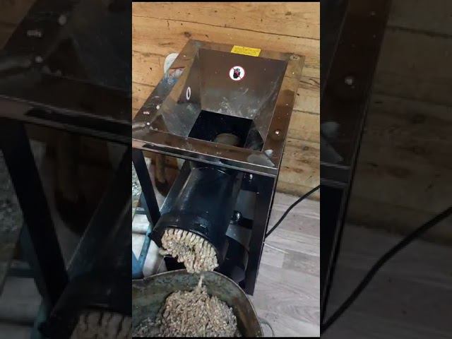 Самая мощная промышленная мясорубка костедробилка MS62 1200 кг/час