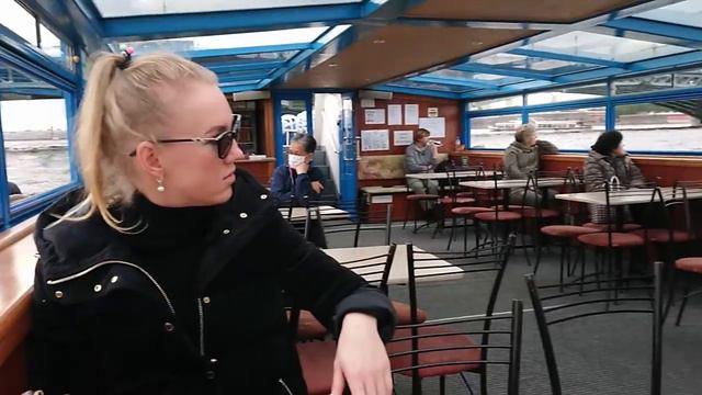 На речном трамвайчике по Питеру.