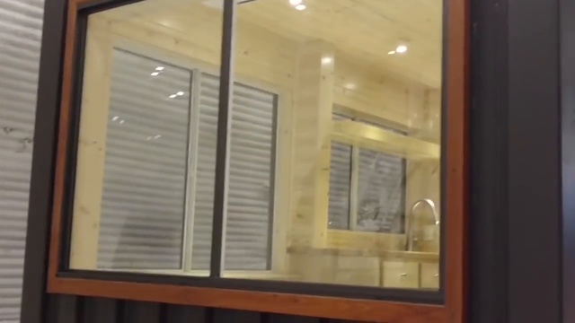 012. «ДОМ  И  HOSTEL» Как  защитить контейнерный дом от визита непрошеных гостей. 03.14 мин.