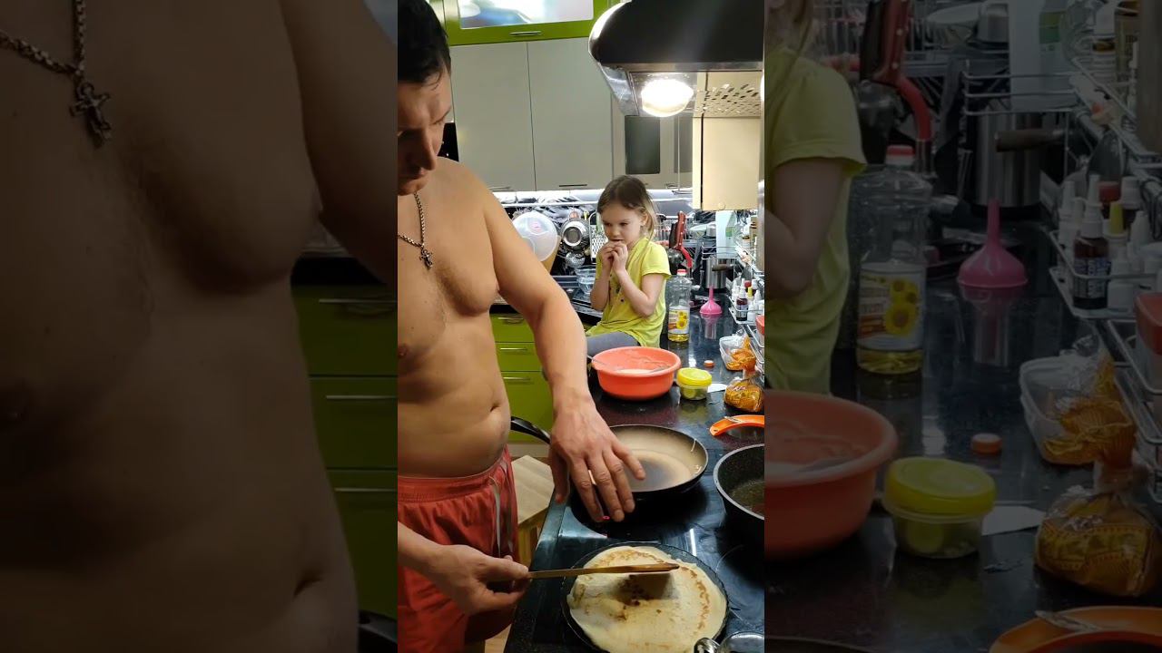 Блины с папой. #готовимдома #блины #Масленица #папавова #папаможет #машаиксюша #домашняяеда #пп