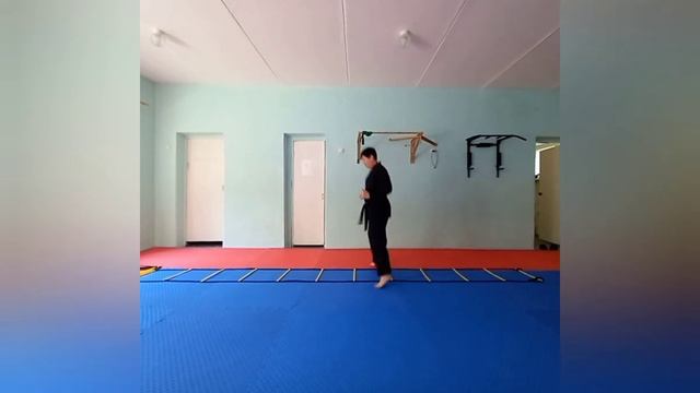 Презентация. 
#Тренер#каратэ#УСПЕХ#Горловка