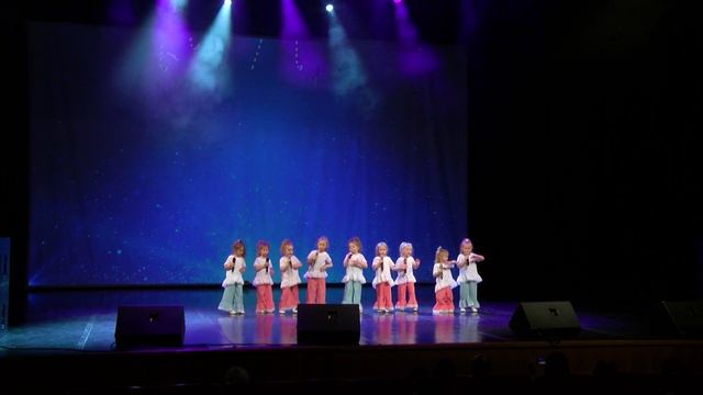 Шоу-группа Бадабум -  Булочка с творогом