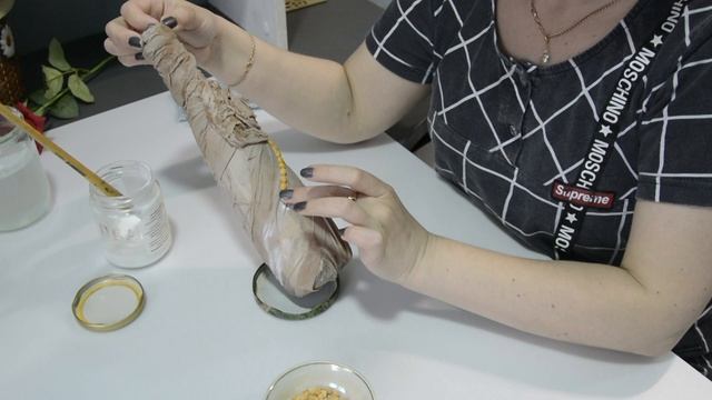 Ваза из колготок - Декупаж вазы при помощи колготок, гороха и манной крупы