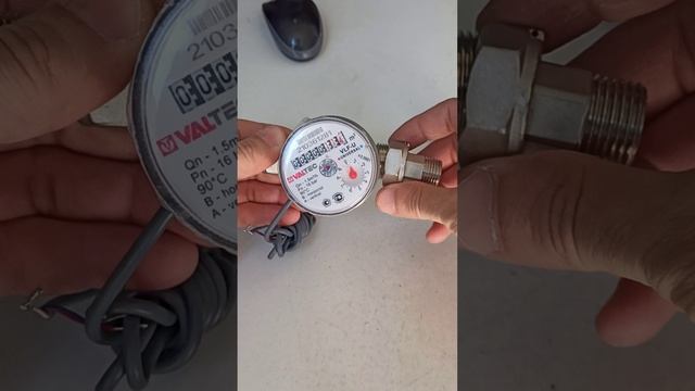 Как правильно собрать водосчетчик универсальный с импульсным выходом #Shorts