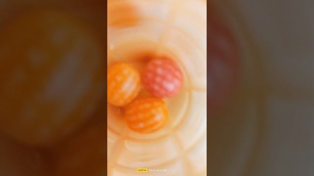 что находится внутри игрушочной бомбы (субтитры русский)