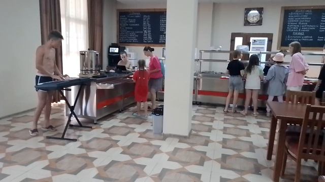 Зарабатываю кофе в "ресторане"